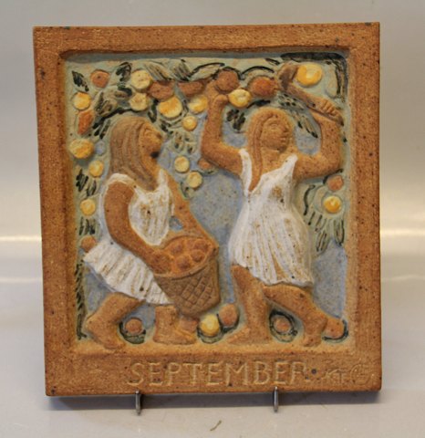 Klosterkælderen - B&G Art Pottery B&G 7109 September 23,5 cm, Karl Otto ...