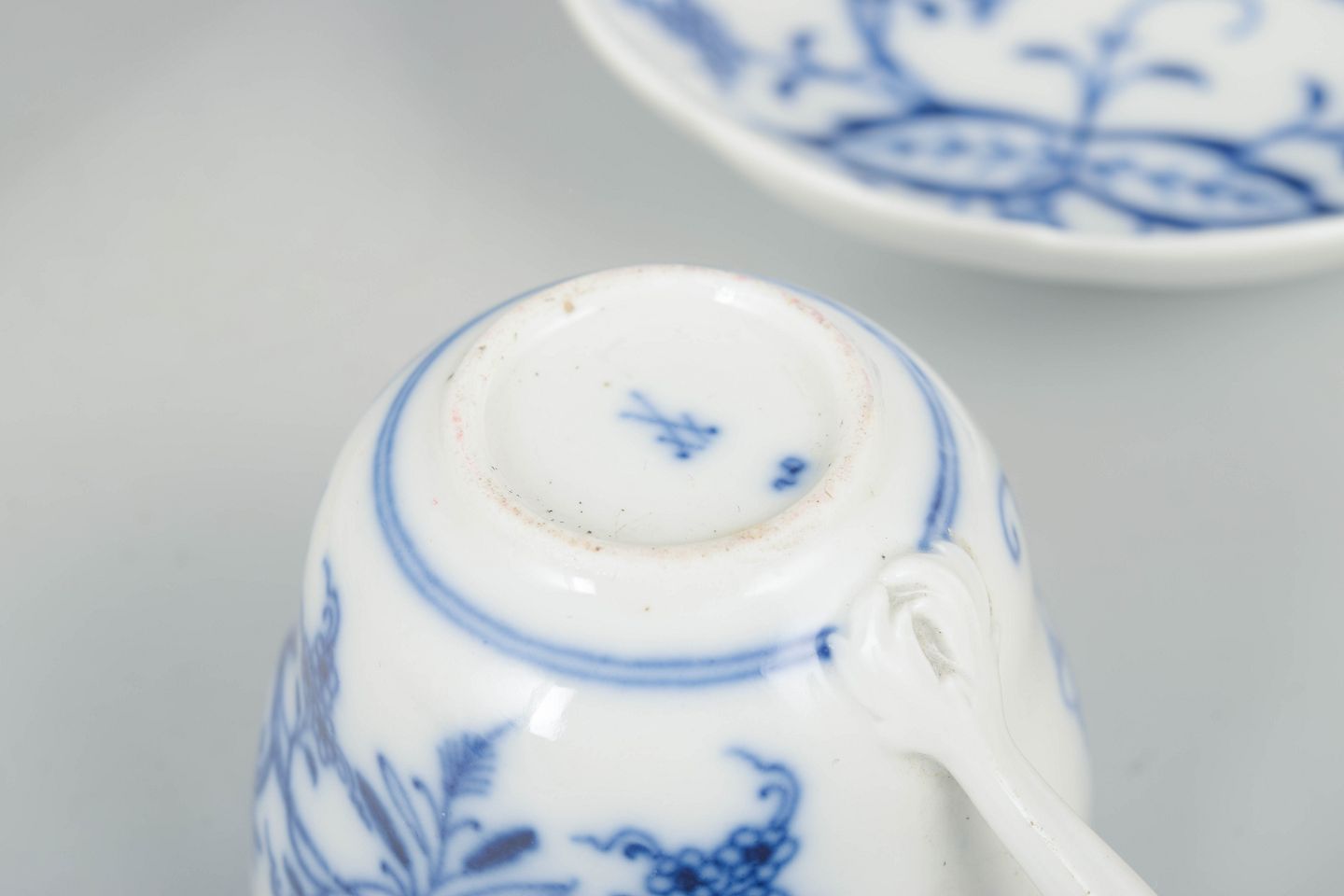 L Art - Meissen – “løgmønstret” * Sæt med fire mokkakopper med tilhø