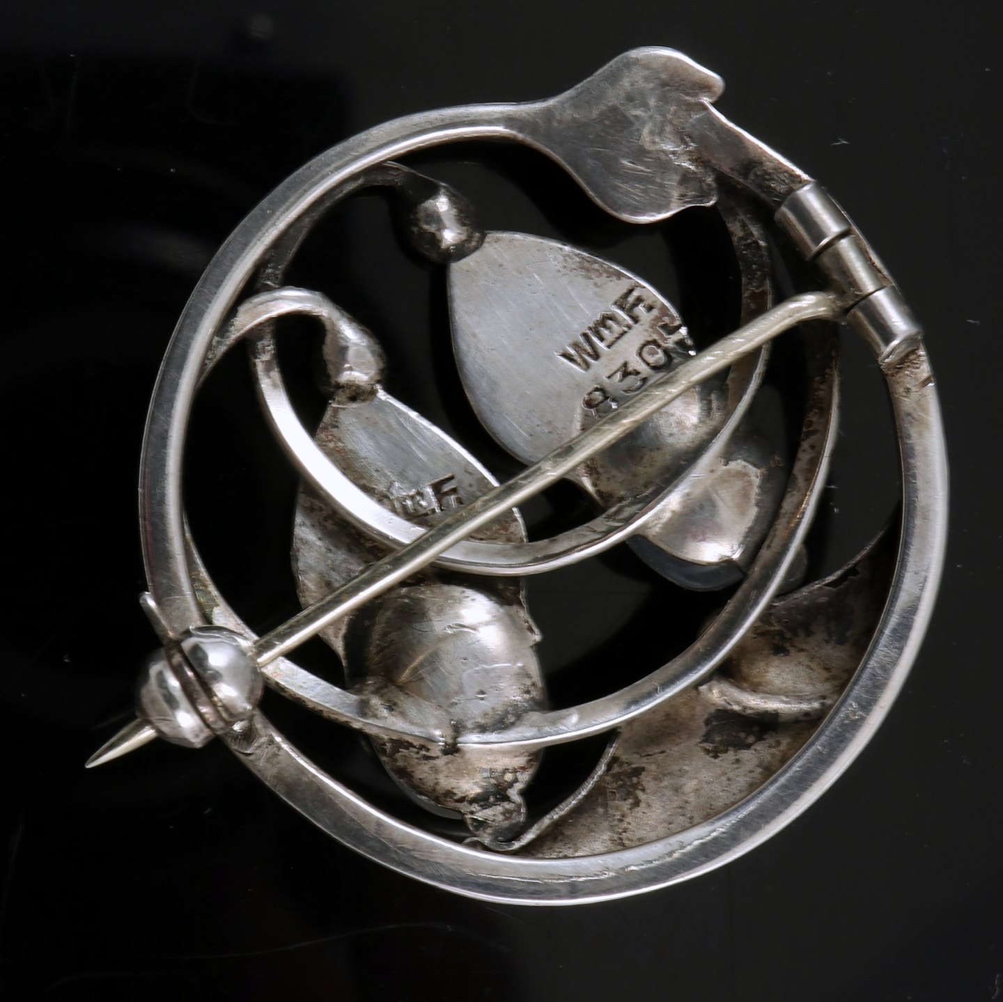 www.Antikvitet.net - William Fuglede 1907-1937. Skønvirke Broche i sølv ...