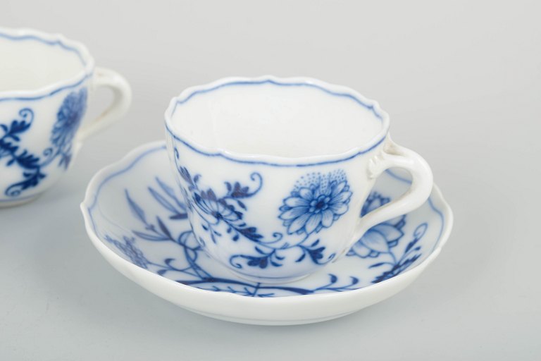 L Art - Meissen – “løgmønstret” * Sæt med fire mokkakopper med tilhø